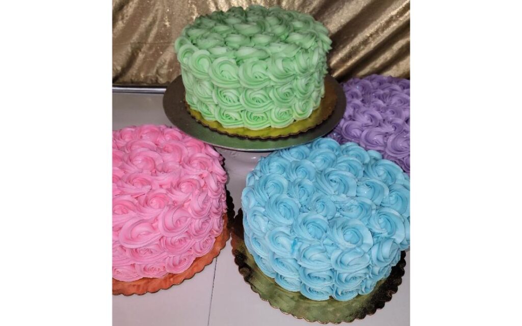 Double Layer Round Cakes – Antoine's Famous Cakes